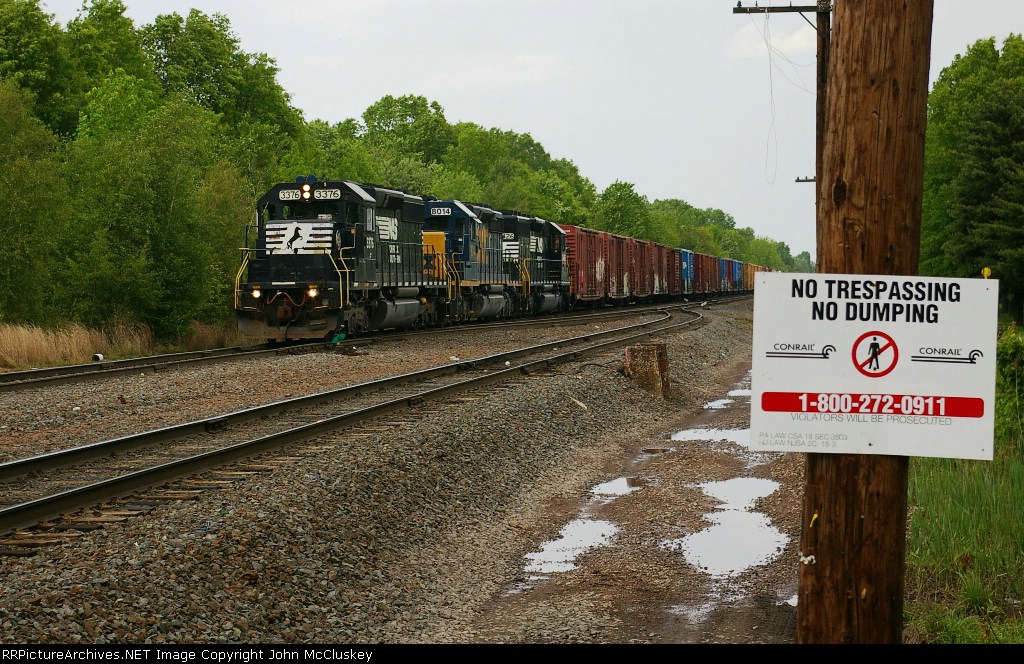 NS 3376, CSX 8014 & NS 3426